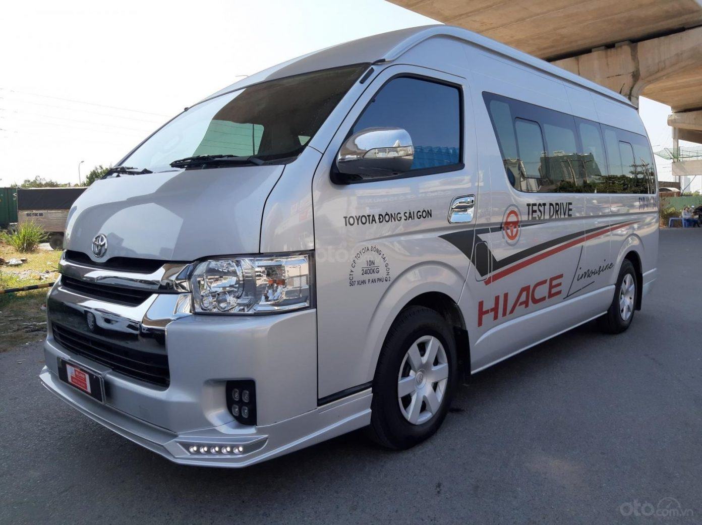 Toyota Hiace Limousine,“Chuyên cơ mặt đất” lý tưởng dành cho khách VIP