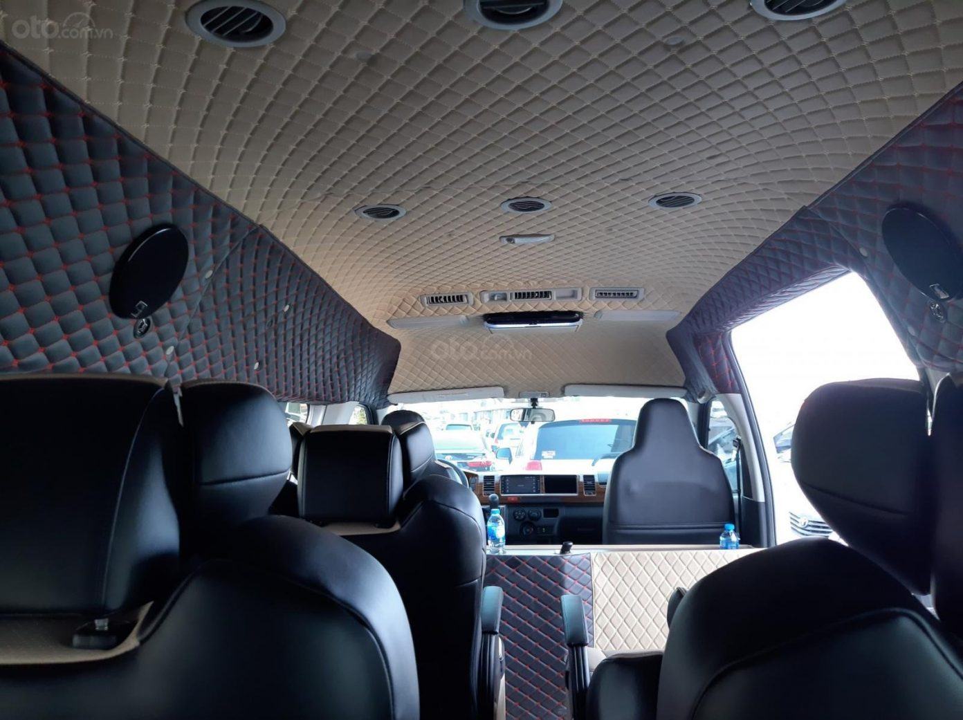 Toyota Hiace Limousine,“Chuyên cơ mặt đất” lý tưởng dành cho khách VIP