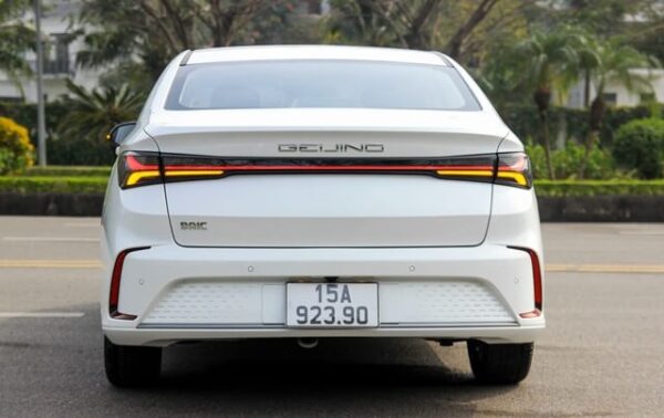 BAIC Beijing U5 Plus Luxury 2026: Giá bán mới nhất - Đánh giá xe ...