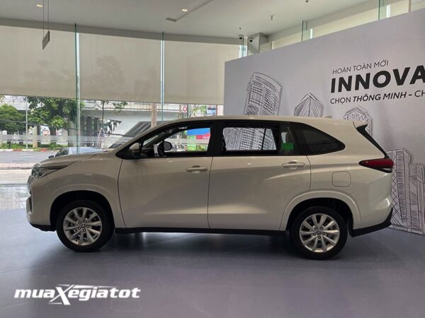 Toyota Innova Cross 2025: Giá lăn bánh khuyến mãi - Đánh giá TSKT - Trả góp